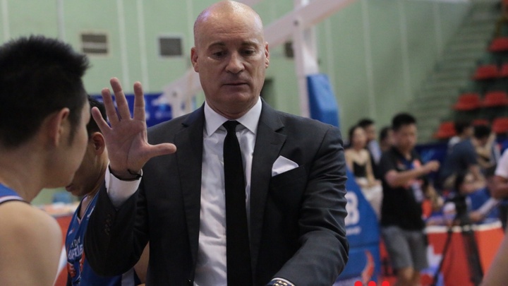 HLV Lee Tao Dana: "Chúng tôi hướng đến tốc độ của NBA"