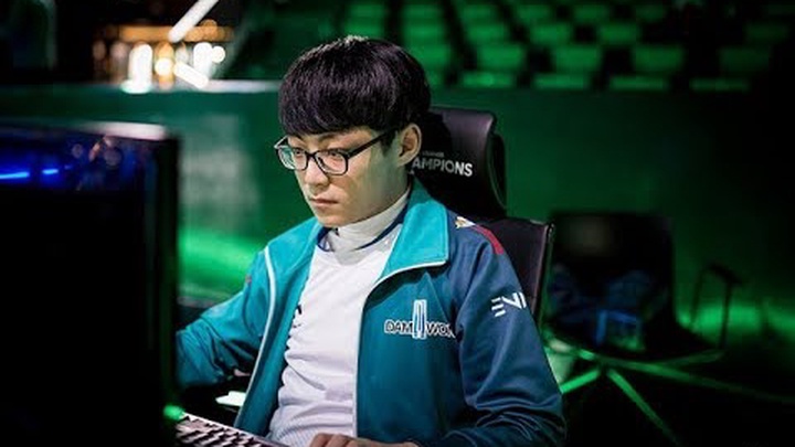 MVP CKTG 2019 ngày 8: DWG Showmaker