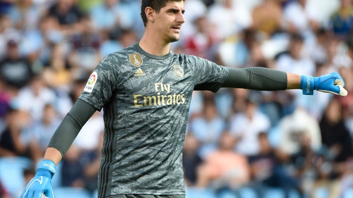 Courtois từ "kẻ bỏ đi" đã giúp Real Madrid phòng thủ tốt nhất 30 năm