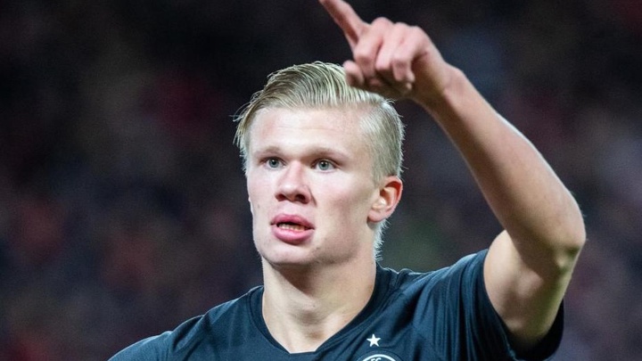 CĐV MU lạc quan về tiền đạo “cây nhà lá vườn” sau khi mất Haaland