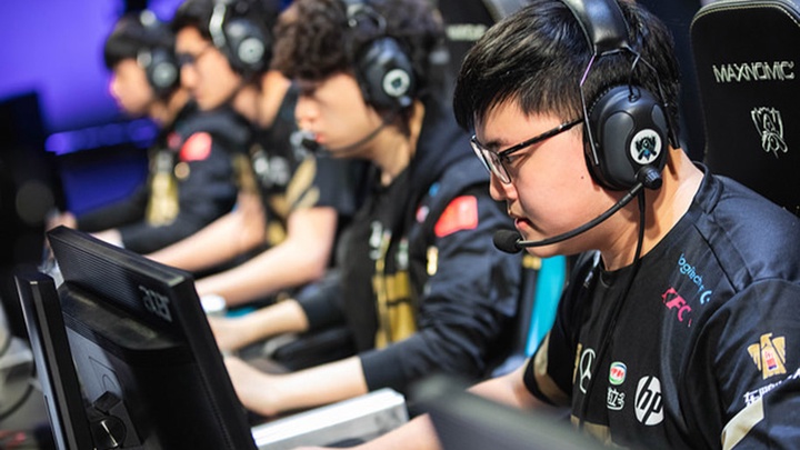 Uzi "comeback" trong danh sách đăng ký của RNG