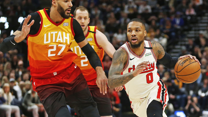 Các trọng tài đã "cướp" pha ghi điểm tối quan trọng của Damian Lillard ...