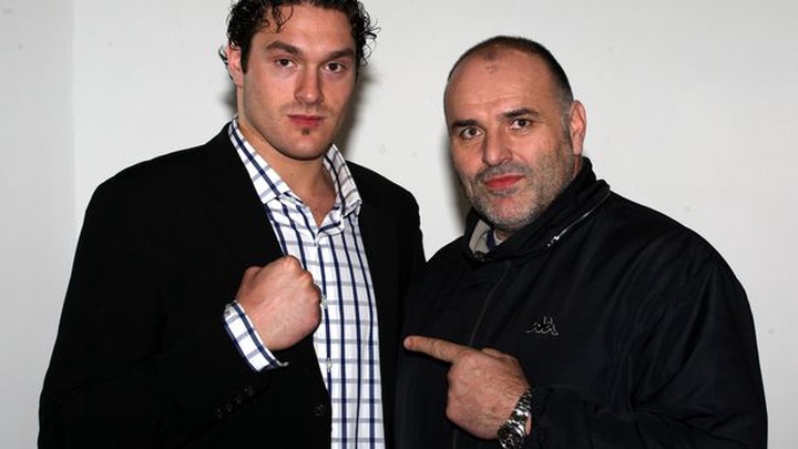 Cha Tyson Fury chấp nhận lời thách đấu từ vđv thể hình