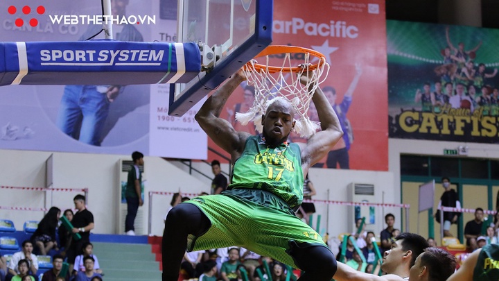 Bị đụng hàng, DeAngelo Hamilton nhờ fan đặt biệt danh mới