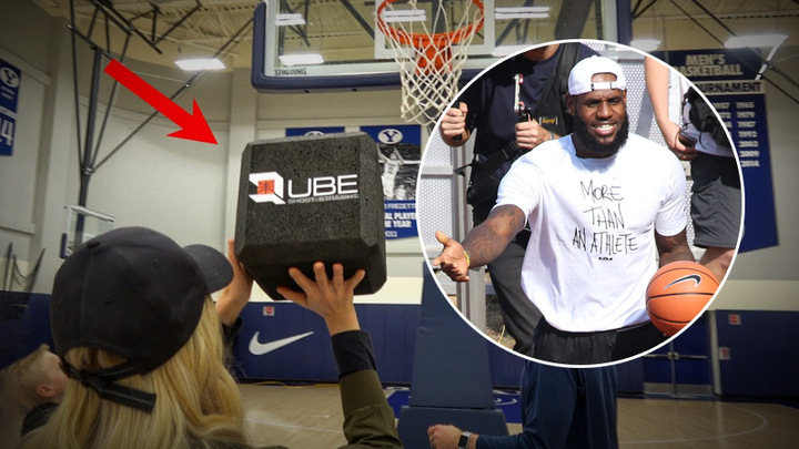 LeBron James nói không với việc sử dụng banh bóng rổ hình vuông