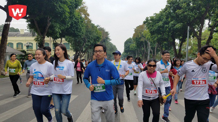 Rộn rã tiếng cười trên "Đường chạy ánh sáng" Run 2gether 2017