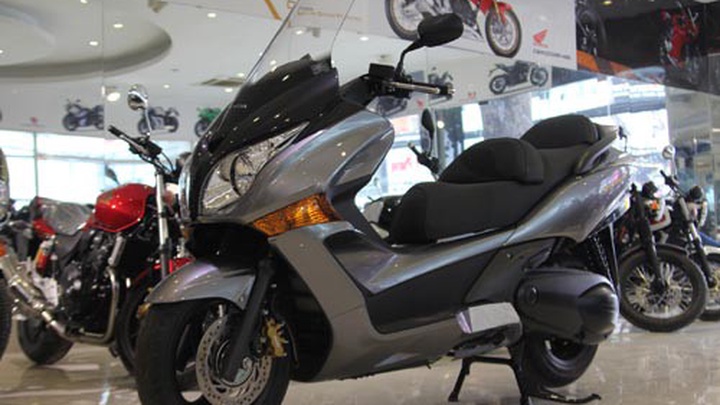 Honda Silver Wing GT600 ABS: Loại xe tay ga cỡ lớn