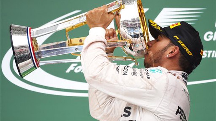 Về nhất US Grand Prix, Lewis Hamilton lên ngôi vô địch F1 2015