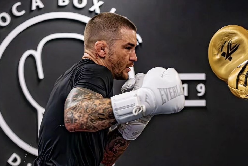 Dustin Poirier muốn trở lại thi đấu chỉ sau 2 tháng giải nghệ