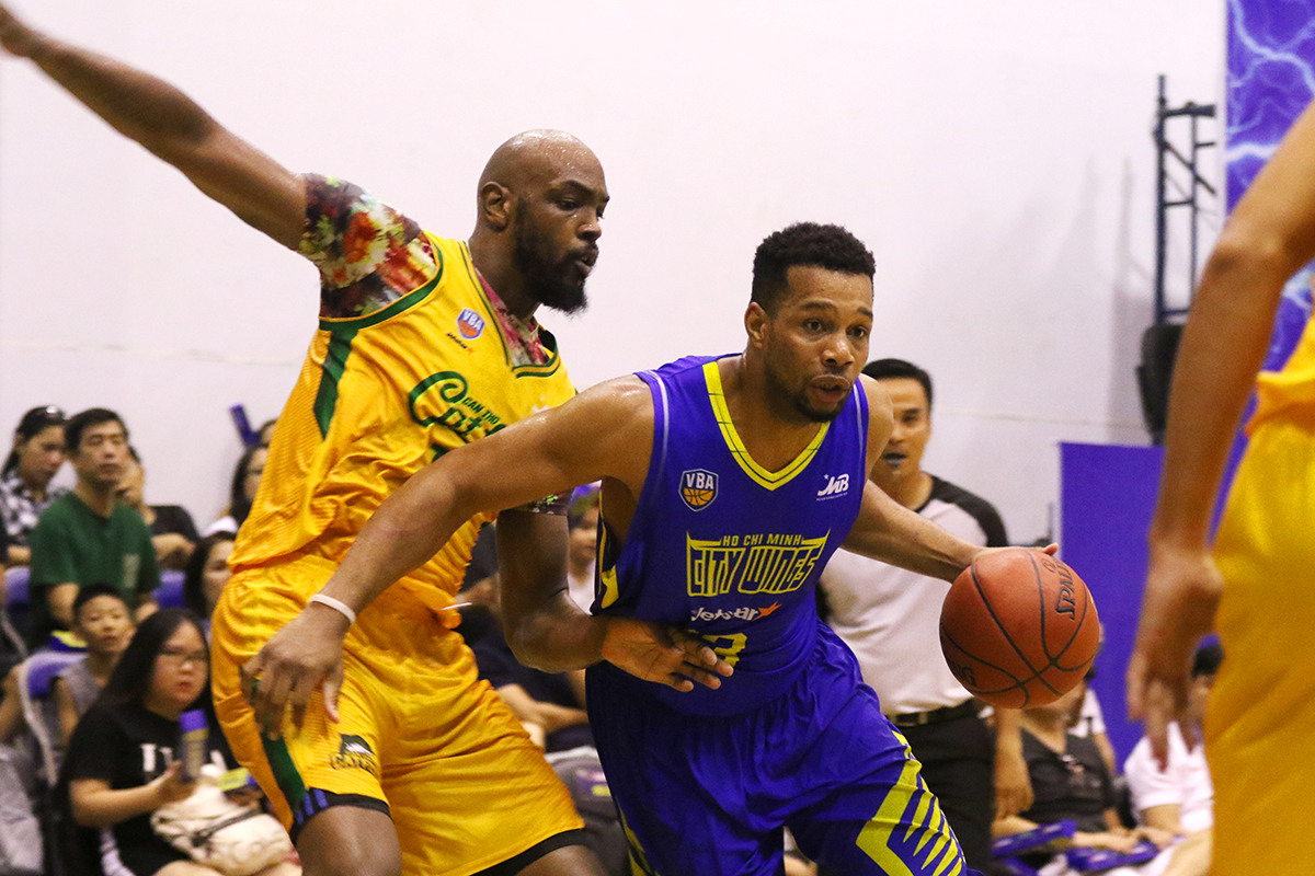 Sốc: Nghi vấn việc DeAngelo Hamilton chia tay Cantho Catfish?